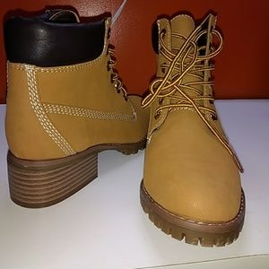 Report Signature | Shoes | Report Abby Boots | Poshmark